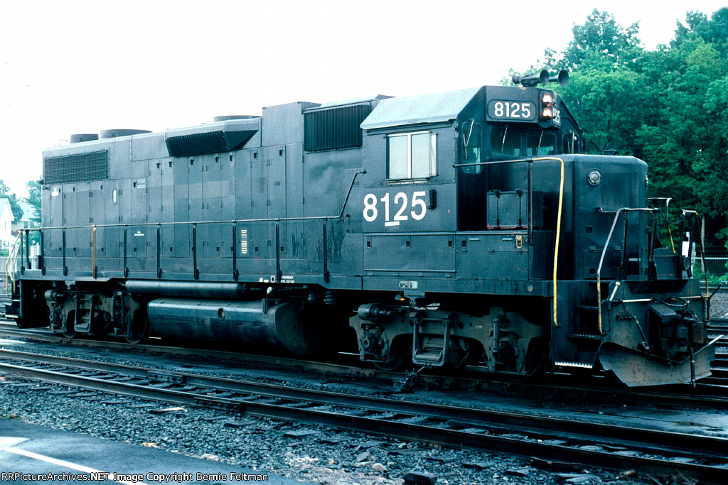 Conrail GP38-2 #8125